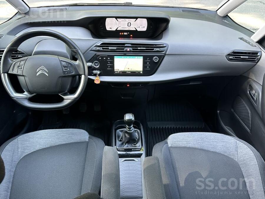Black Citroen c4-picasso 2020 in Riga, with an engine capacity of 1.20 L and mileage of 198 thousand km for 10699 €, photo 16 on AUTOMOTO.COM.LV