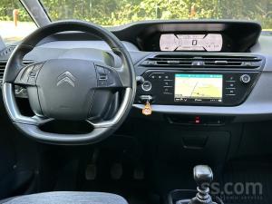 Black Citroen c4-picasso 2020 in Riga, with an engine capacity of 1.20 L and mileage of 198 thousand km for 10699 €, photo 17 on AUTOMOTO.COM.LV