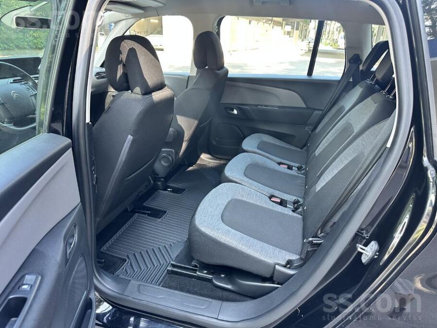 Black Citroen c4-picasso 2020 in Riga, with an engine capacity of 1.20 L and mileage of 198 thousand km for 10699 €, photo 19 on AUTOMOTO.COM.LV