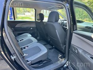 Black Citroen c4-picasso 2020 in Riga, with an engine capacity of 1.20 L and mileage of 198 thousand km for 10699 €, photo 21 on AUTOMOTO.COM.LV
