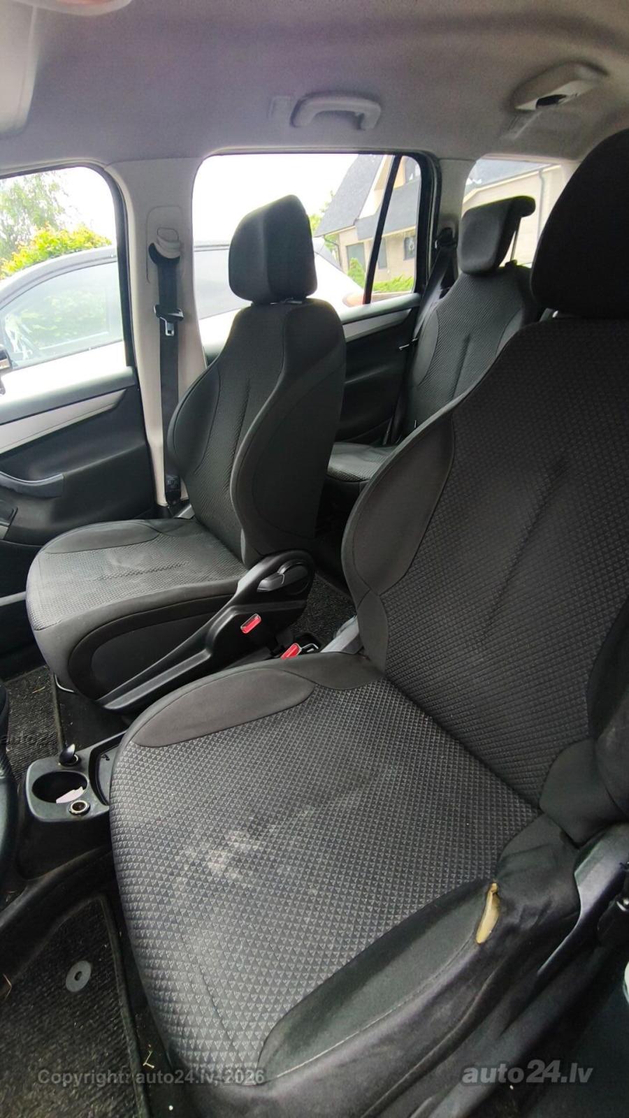 Melns Citroen c4-picasso 2008 Tallina, ar dzinēja tilpumu 1.60 L un nobraukumu 313 tūkst. km par 2250 €, foto 14 vietnē AUTOMOTO.COM.LV