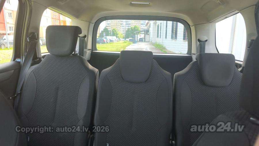 Melns Citroen c4-picasso 2008 Tallina, ar dzinēja tilpumu 1.60 L un nobraukumu 313 tūkst. km par 2250 €, foto 17 vietnē AUTOMOTO.COM.LV
