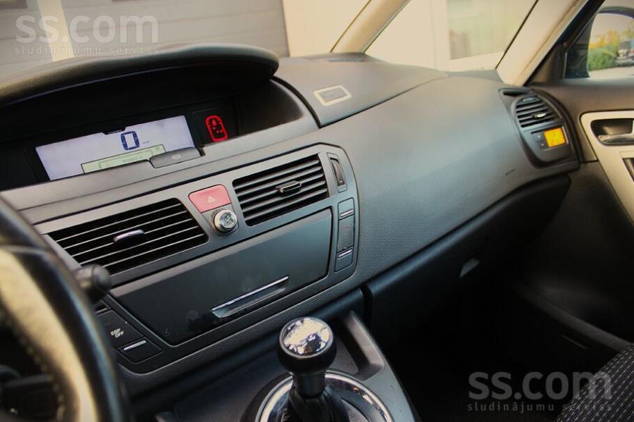 Blue Citroen c4-picasso 2007 in Riga, with an engine capacity of 1.60 L and mileage of 0 thousand km for 1895 €, photo 28 on AUTOMOTO.COM.LV