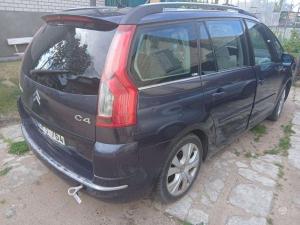 Blue Citroen c4-picasso 2007 in Taurage, with an engine capacity of 1.56 L and mileage of 308 thousand km for 1800 €, photo 6 on AUTOMOTO.COM.LV