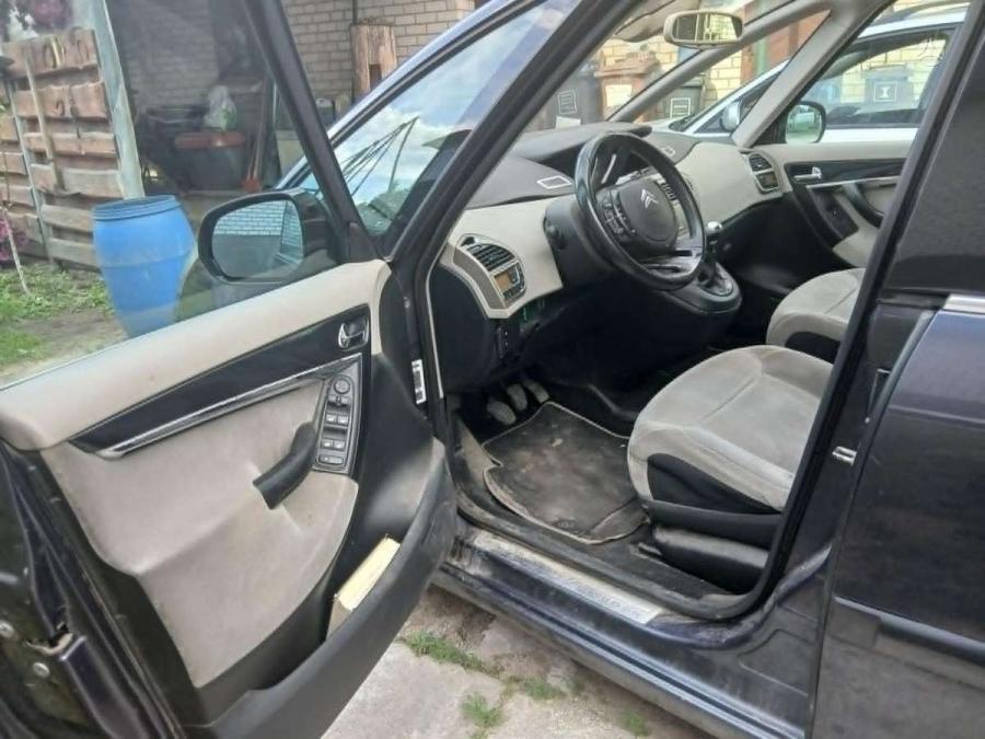 Blue Citroen c4-picasso 2007 in Taurage, with an engine capacity of 1.56 L and mileage of 308 thousand km for 1800 €, photo 10 on AUTOMOTO.COM.LV