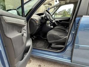 Blue Citroen c4-picasso 2010 in Grobiņa, with an engine capacity of 1.60 L and mileage of 258 thousand km for 3700 €, photo 10 on AUTOMOTO.COM.LV