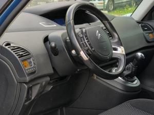 Blue Citroen c4-picasso 2007 in Riga, with an engine capacity of 1.60 L and mileage of 215 thousand km for 2990 €, photo 6 on AUTOMOTO.COM.LV