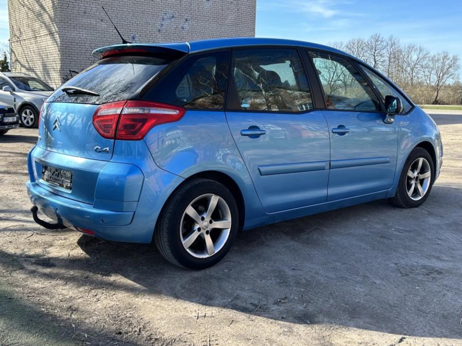 Blue Citroen c4-picasso 2007 in Riga, with an engine capacity of 1.60 L and mileage of 215 thousand km for 2990 €, photo 11 on AUTOMOTO.COM.LV