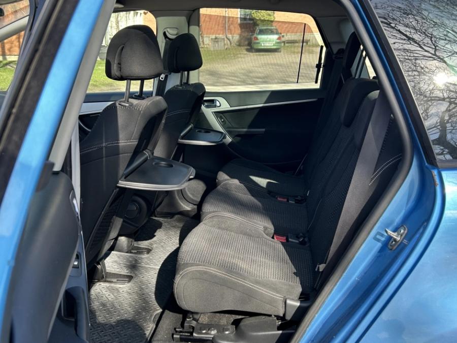 Blue Citroen c4-picasso 2007 in Riga, with an engine capacity of 1.60 L and mileage of 215 thousand km for 2990 €, photo 16 on AUTOMOTO.COM.LV