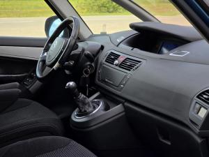 Blue Citroen c4-picasso 2007 in Riga, with an engine capacity of 1.60 L and mileage of 215 thousand km for 2990 €, photo 23 on AUTOMOTO.COM.LV
