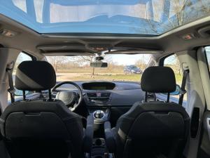 Blue Citroen c4-picasso 2007 in Riga, with an engine capacity of 1.60 L and mileage of 215 thousand km for 2990 €, photo 26 on AUTOMOTO.COM.LV