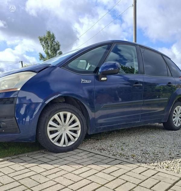 Blue Citroen c4-picasso 2007 in Kursenai, with an engine capacity of 1.56 L and mileage of 344 thousand km for 700 €, photo 2 on AUTOMOTO.COM.LV