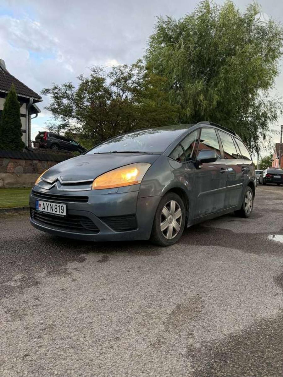 Blue Citroen c4-picasso 2007 in Panevezys, with an engine capacity of 2.00 L and mileage of 270 thousand km for 850 €, photo 1 on AUTOMOTO.COM.LV