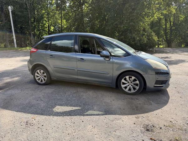 Blue Citroen c4-picasso 2007 in Marijampole, with an engine capacity of 1.56 L and mileage of 438 thousand km for 600 €, photo 6 on AUTOMOTO.COM.LV