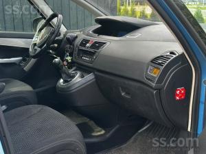 Blue Citroen c4-picasso 2008 in Jelgava, with an engine capacity of 1.60 L and mileage of 0 thousand km for 2990 €, photo 9 on AUTOMOTO.COM.LV