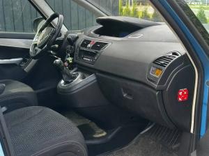 Blue Citroen c4-picasso 2008 in Jelgava, with an engine capacity of 1.60 L and mileage of 253 thousand km for 2990 €, photo 10 on AUTOMOTO.COM.LV