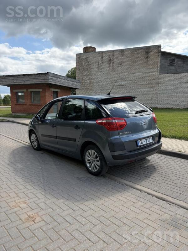Blue Citroen c4-picasso 2008 in Kuldiga, with an engine capacity of 1.60 L and mileage of 449 thousand km for 1250 €, photo 3 on AUTOMOTO.COM.LV
