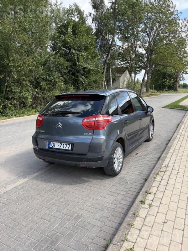 Blue Citroen c4-picasso 2008 in Kuldiga, with an engine capacity of 1.60 L and mileage of 449 thousand km for 1250 €, photo 4 on AUTOMOTO.COM.LV