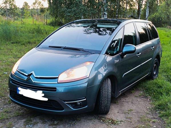Blue Citroen c4-picasso 2008 in Kaunas, with an engine capacity of 1.75 L and mileage of 393 thousand km for 1600 €, photo 1 on AUTOMOTO.COM.LV