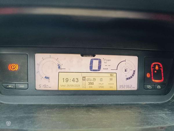Blue Citroen c4-picasso 2008 in Kaunas, with an engine capacity of 1.75 L and mileage of 393 thousand km for 1600 €, photo 8 on AUTOMOTO.COM.LV