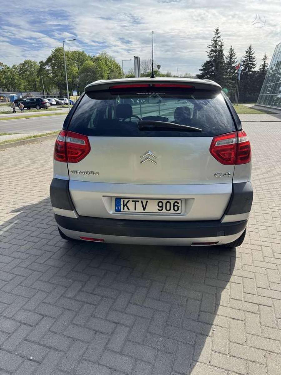 Blue Citroen c4-picasso 2009 in Klaipeda, with an engine capacity of 1.56 L and mileage of 213 thousand km for 2150 €, photo 7 on AUTOMOTO.COM.LV