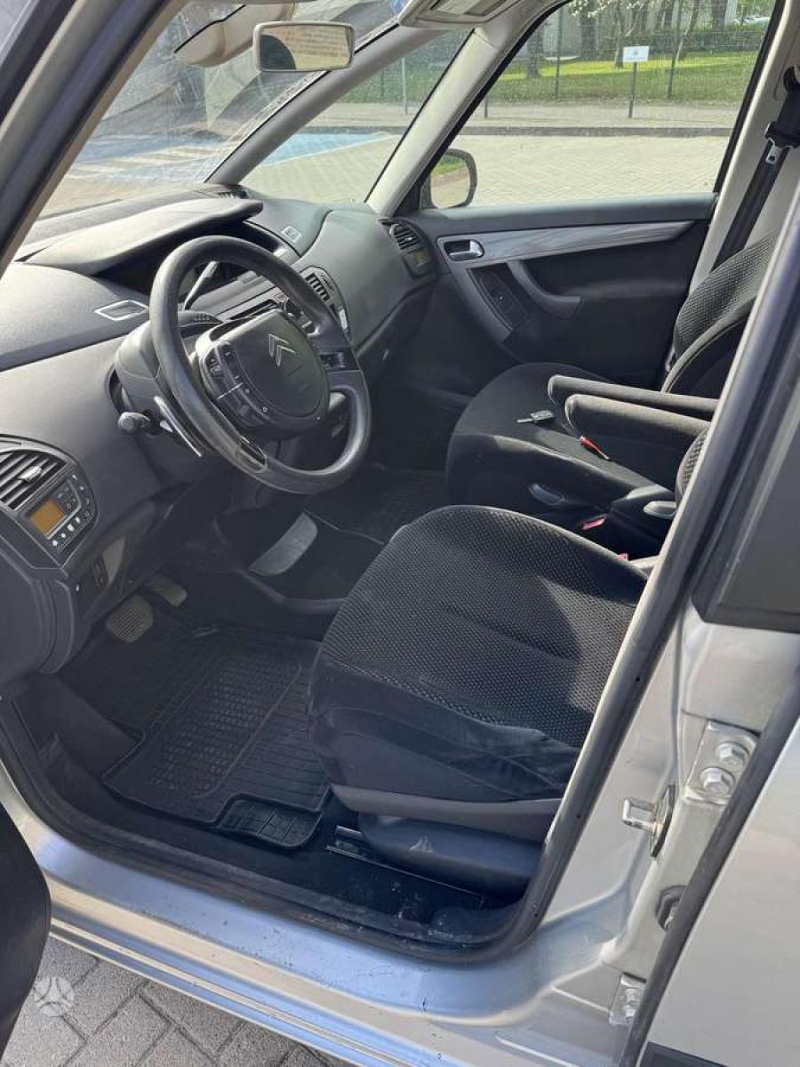 Blue Citroen c4-picasso 2009 in Klaipeda, with an engine capacity of 1.56 L and mileage of 213 thousand km for 2150 €, photo 11 on AUTOMOTO.COM.LV