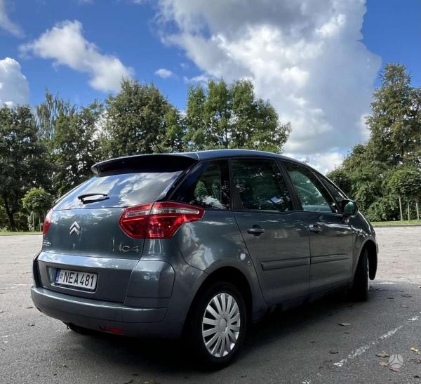 Blue Citroen c4-picasso 2009 in Taurage, with an engine capacity of 1.56 L and mileage of 314 thousand km for 1080 €, photo 7 on AUTOMOTO.COM.LV
