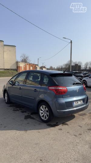 Blue Citroen c4-picasso 2010 in Vilnius, with an engine capacity of 2.00 L and mileage of 419 thousand km for 2000 €, photo 4 on AUTOMOTO.COM.LV
