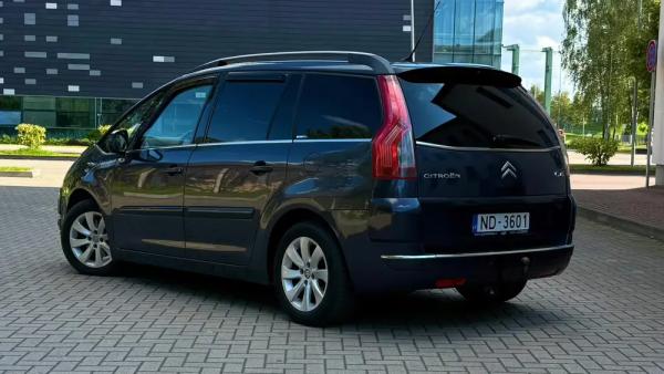 Zils Citroen c4-picasso 2010 Jelgava, ar dzinēja tilpumu 2.00 L un nobraukumu 288 tūkst. km par 3700 €, foto 4 vietnē AUTOMOTO.COM.LV