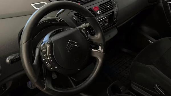 Zils Citroen c4-picasso 2010 Jelgava, ar dzinēja tilpumu 2.00 L un nobraukumu 288 tūkst. km par 3700 €, foto 10 vietnē AUTOMOTO.COM.LV