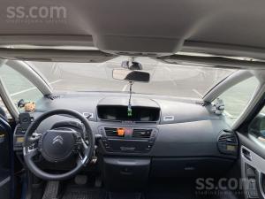 Blue Citroen c4-picasso 2010 in Daugavpils, with an engine capacity of 1.60 L and mileage of 282 thousand km for 3400 €, photo 8 on AUTOMOTO.COM.LV