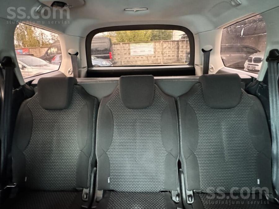 Zils Citroen c4-picasso 2010 Daugavpils, ar dzinēja tilpumu 1.60 L un nobraukumu 0 tūkst. km par 3350 €, foto 23 vietnē AUTOMOTO.COM.LV