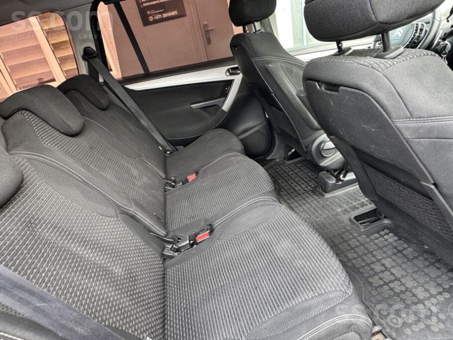 Zils Citroen c4-picasso 2010 Daugavpils, ar dzinēja tilpumu 1.60 L un nobraukumu 0 tūkst. km par 3350 €, foto 24 vietnē AUTOMOTO.COM.LV