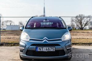 Blue Citroen c4-picasso 2011 in Riga, with an engine capacity of 2.00 L and mileage of 223 thousand km for 1250 €, photo 3 on AUTOMOTO.COM.LV