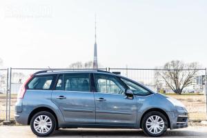 Blue Citroen c4-picasso 2011 in Riga, with an engine capacity of 2.00 L and mileage of 223 thousand km for 1250 €, photo 5 on AUTOMOTO.COM.LV