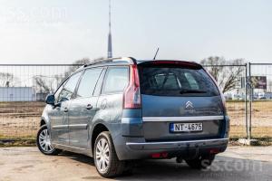 Blue Citroen c4-picasso 2011 in Riga, with an engine capacity of 2.00 L and mileage of 223 thousand km for 1250 €, photo 7 on AUTOMOTO.COM.LV