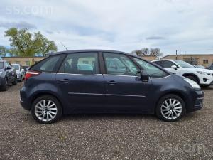 Zils Citroen c4-picasso 2011 Daugavpils, ar dzinēja tilpumu 1.60 L un nobraukumu 0 tūkst. km par 4450 €, foto 9 vietnē AUTOMOTO.COM.LV