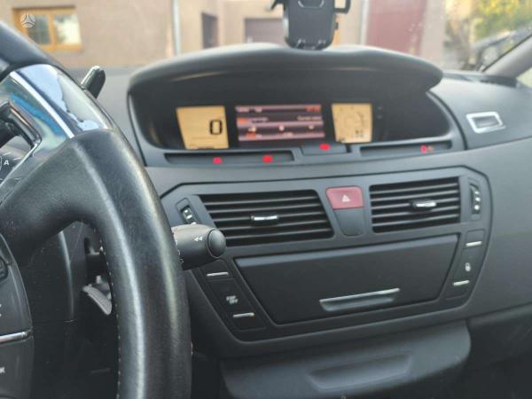 Zils Citroen c4-picasso 2011 Pakruojis, ar dzinēja tilpumu 1.56 L un nobraukumu 245 tūkst. km par 3100 €, foto 6 vietnē AUTOMOTO.COM.LV