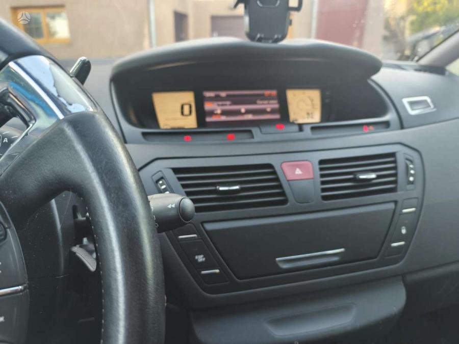 Zils Citroen c4-picasso 2011 Pakruojis, ar dzinēja tilpumu 1.56 L un nobraukumu 245 tūkst. km par 3100 €, foto 6 vietnē AUTOMOTO.COM.LV