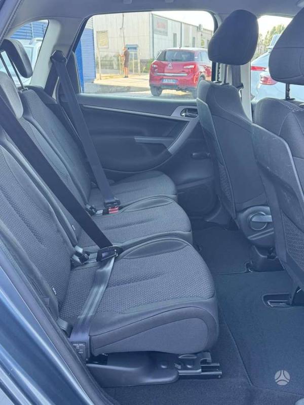 Blue Citroen c4-picasso 2012 in Taurage, with an engine capacity of 1.56 L and mileage of 224 thousand km for 2500 €, photo 10 on AUTOMOTO.COM.LV