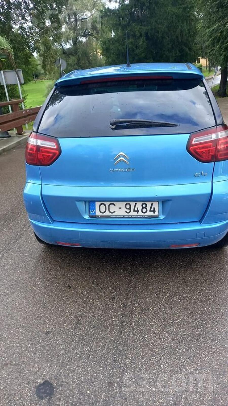 Blue Citroen c4-picasso 2012 in Talsi, with an engine capacity of 1.60 L and mileage of 100 thousand km for 5000 €, photo 5 on AUTOMOTO.COM.LV