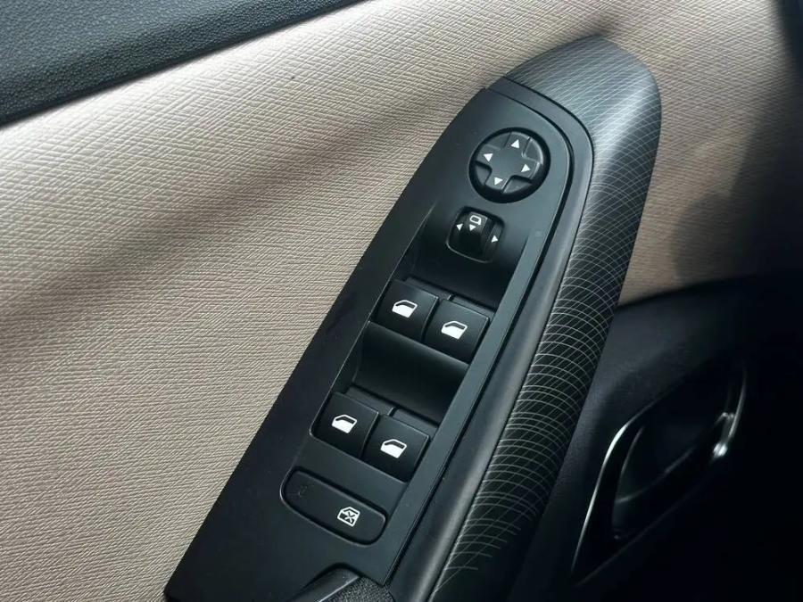 Zils Citroen c4-picasso 2013 Jelgava, ar dzinēja tilpumu 1.60 L un nobraukumu 261 tūkst. km par 4990 €, foto 19 vietnē AUTOMOTO.COM.LV