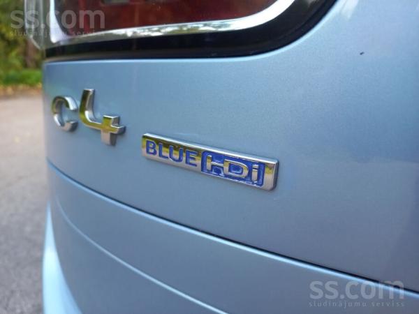 Zils Citroen c4-picasso 2014 Rīga, ar dzinēja tilpumu 2.00 L un nobraukumu 203 tūkst. km par 6900 €, foto 7 vietnē AUTOMOTO.COM.LV
