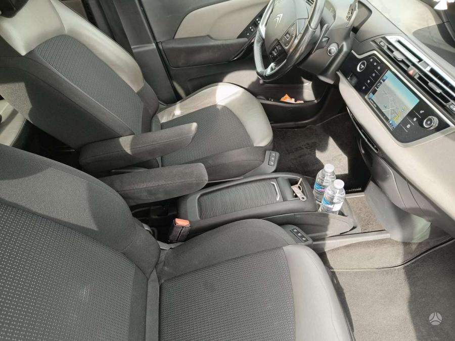 Blue Citroen c4-picasso 2014 in Plunge, with an engine capacity of 2.00 L and mileage of 256 thousand km for 5600 €, photo 17 on AUTOMOTO.COM.LV