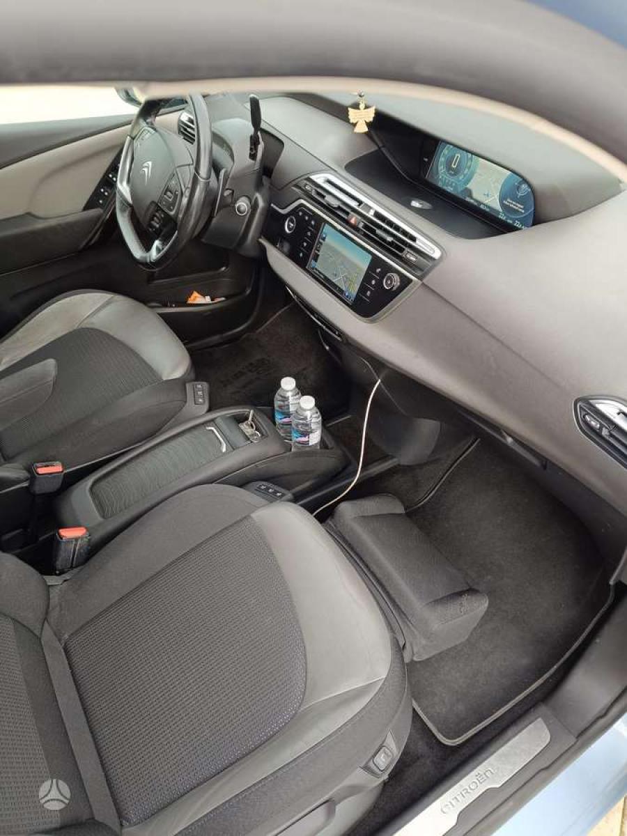 Blue Citroen c4-picasso 2014 in Plunge, with an engine capacity of 2.00 L and mileage of 256 thousand km for 5600 €, photo 20 on AUTOMOTO.COM.LV