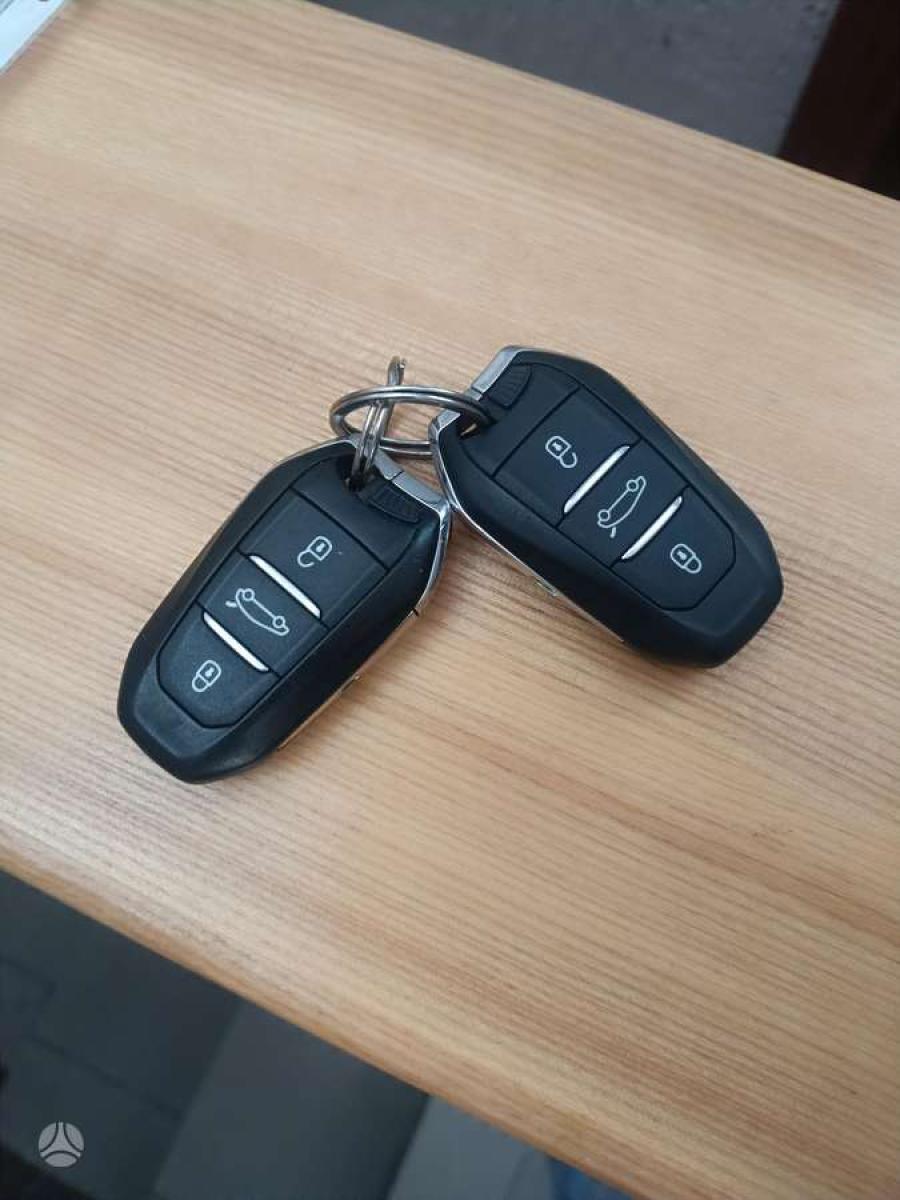 Blue Citroen c4-picasso 2014 in Plunge, with an engine capacity of 2.00 L and mileage of 256 thousand km for 5600 €, photo 25 on AUTOMOTO.COM.LV