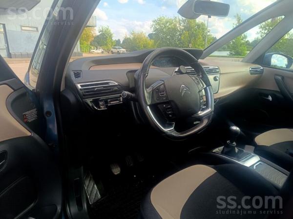 Blue Citroen c4-picasso 2015 in Riga, with an engine capacity of 2.00 L and mileage of 0 thousand km for 5800 €, photo 7 on AUTOMOTO.COM.LV