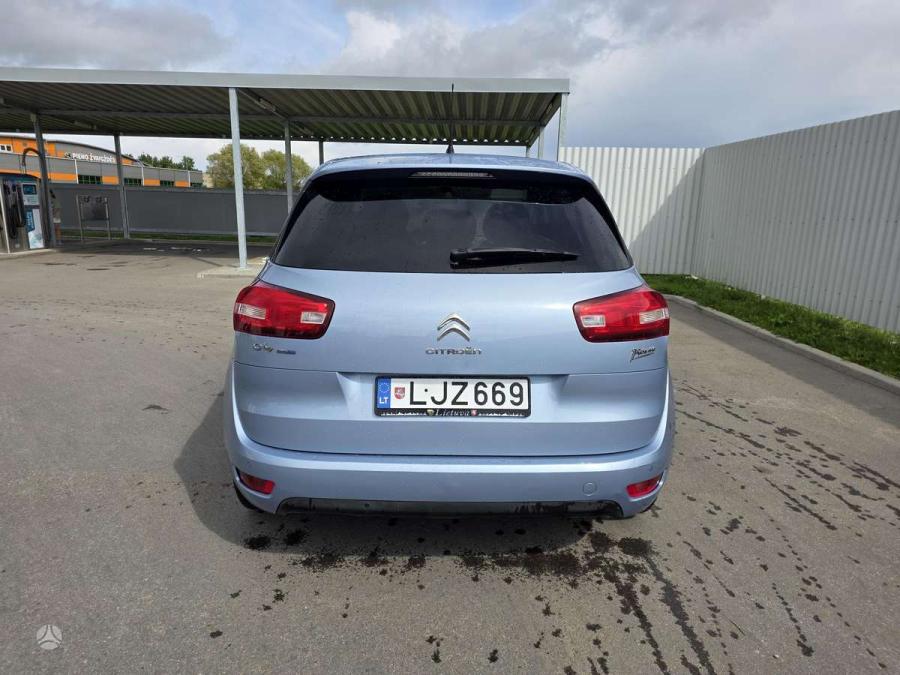 Blue Citroen c4-picasso 2016 in Pasvalys, with an engine capacity of 1.56 L and mileage of 250 thousand km for 5999 €, photo 6 on AUTOMOTO.COM.LV