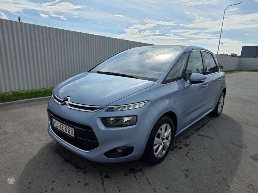 Blue Citroen c4-picasso 2016 in Pasvalys, with an engine capacity of 1.56 L and mileage of 250 thousand km for 5999 €, photo 8 on AUTOMOTO.COM.LV