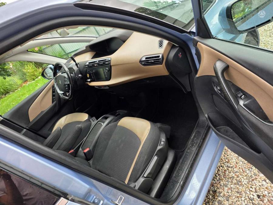 Blue Citroen c4-picasso 2016 in Pasvalys, with an engine capacity of 1.56 L and mileage of 250 thousand km for 5999 €, photo 11 on AUTOMOTO.COM.LV